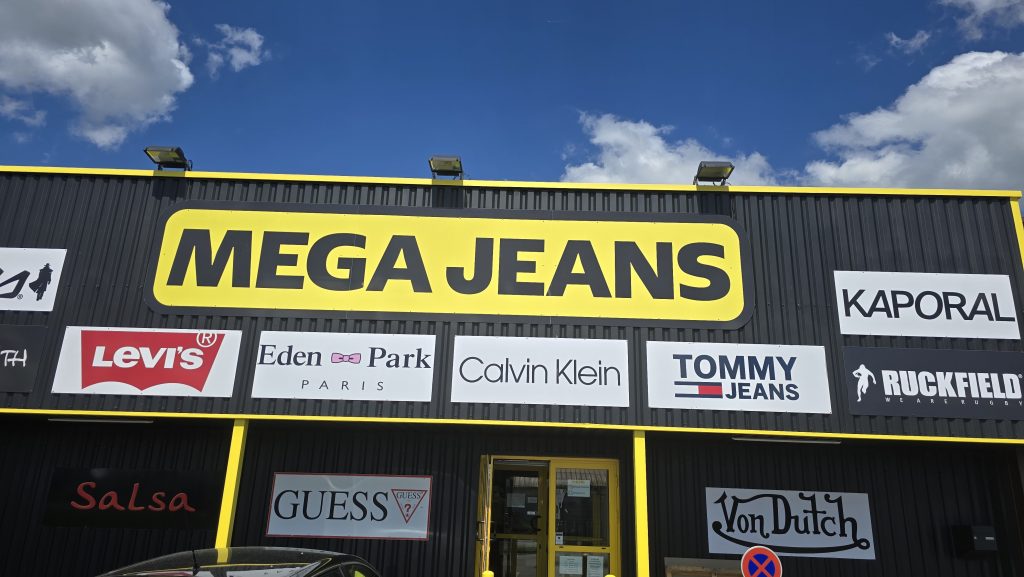 Mega Jeans – Distributeur officiel des grandes marques